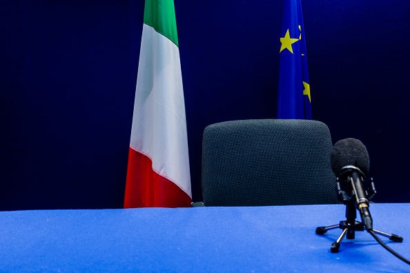 Manovra ottiene ok Ue, ma ora a far paura è il Mes. BTP, banche ...